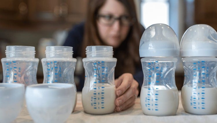 Master Guide On How To Warm Breast Milk Along With Storage Tips